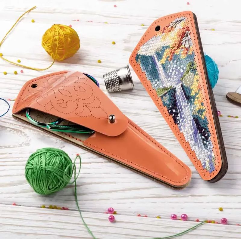 Create a Stunning Waterfall Scissors Case – OrAbeille