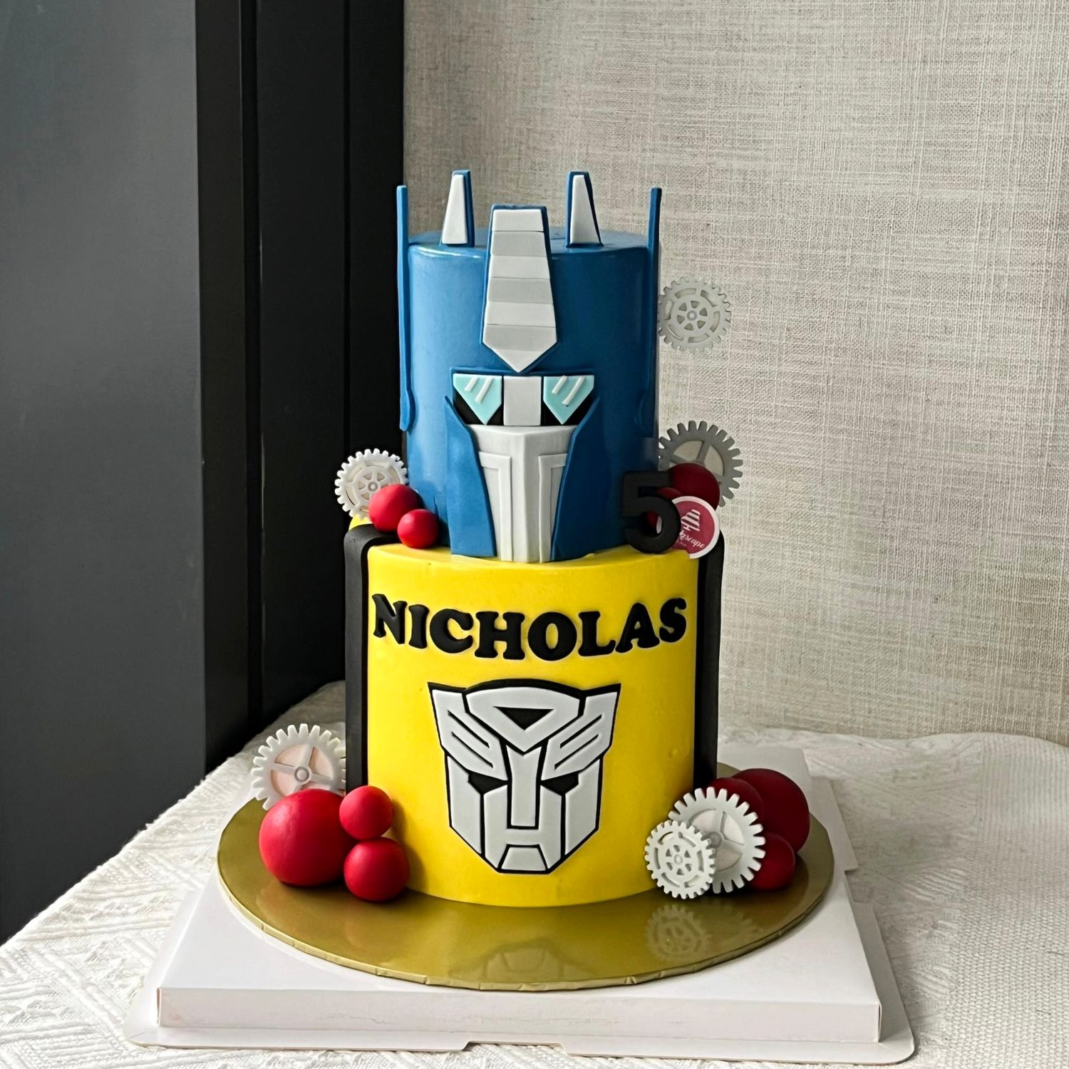 Transformer Cake 3 in 2tier
