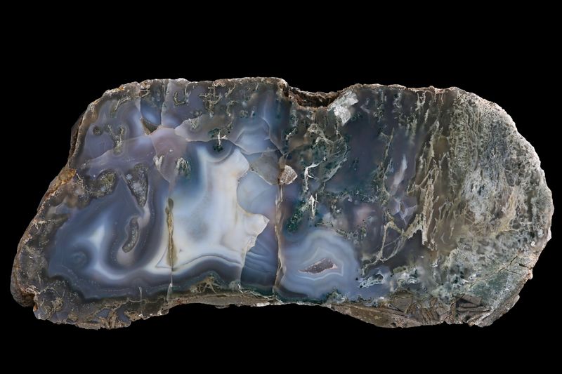 Moss agate, with light fortification & small geode