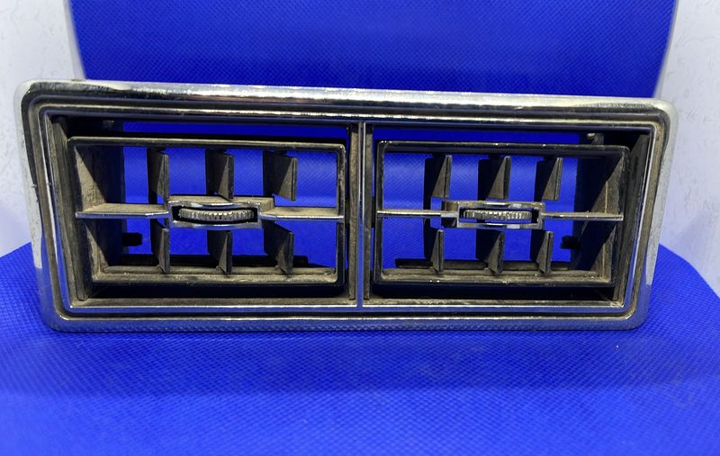 1969-70 Mustang centre vent suit AC