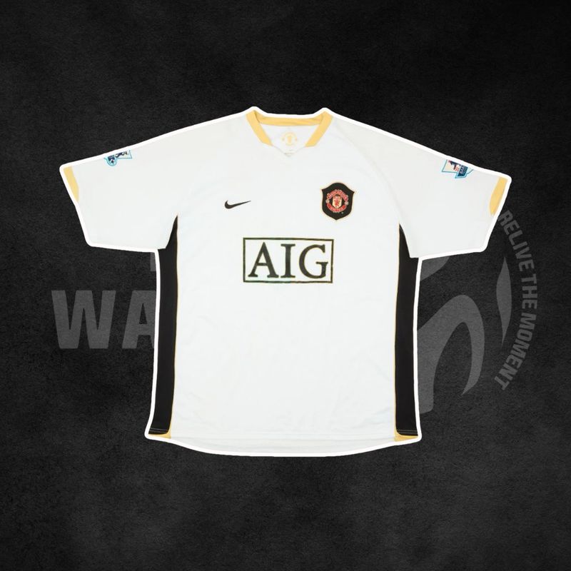 Manchester United 2006/07 Away Retro Kit