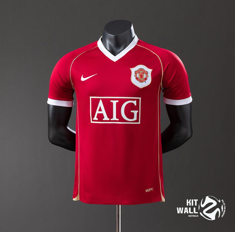 Manchester United 2006/07 Home Retro Kit