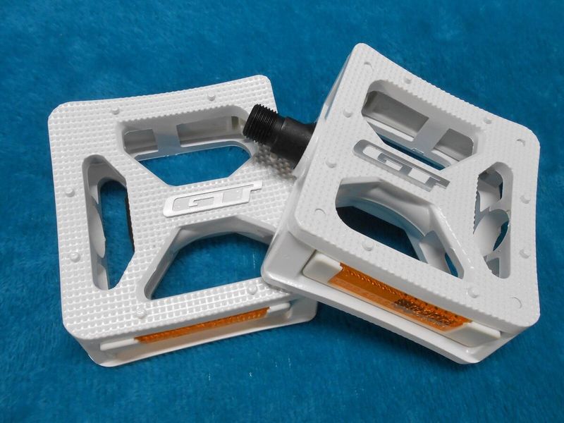 GT Pedals Metal White BMX 9/16