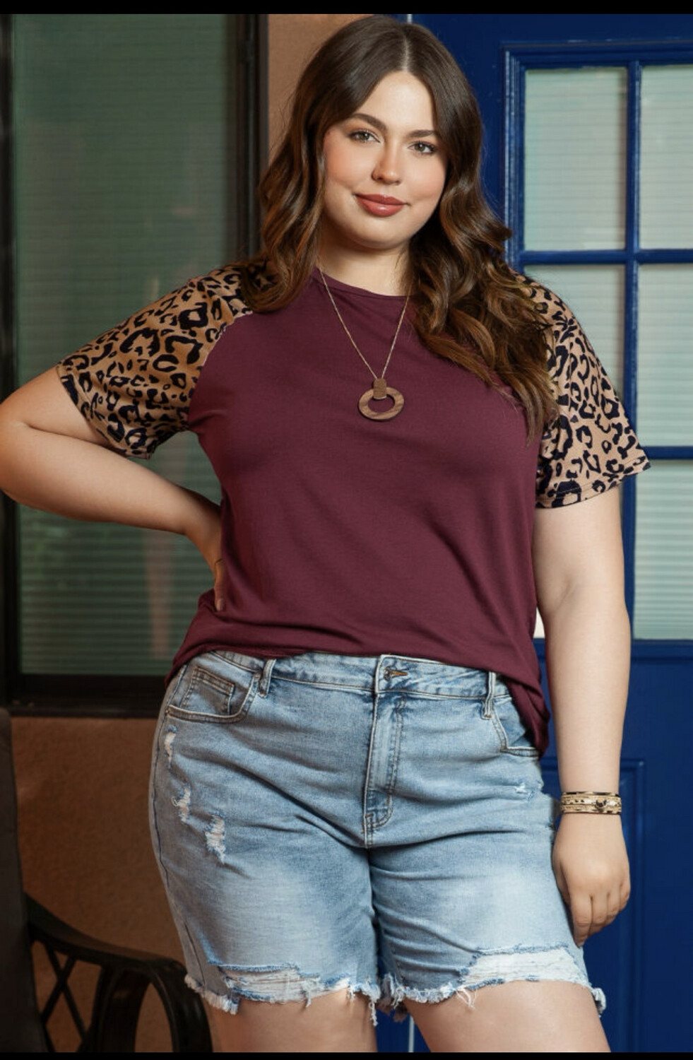 Burgundy Contrast Leopard Raglan Sleeve Plus Size T-shirt
