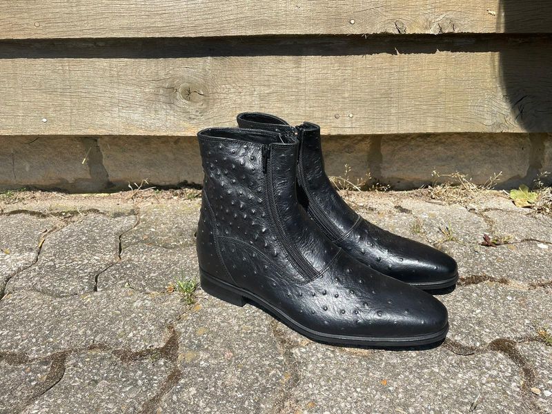 Custom ankle boot model 01 Ostrich black