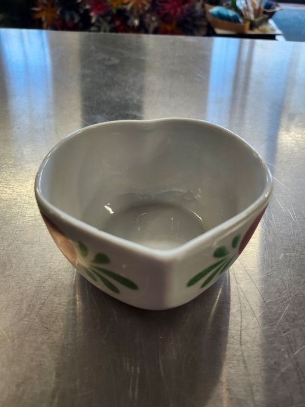 CERAMIC HEART POT 4"