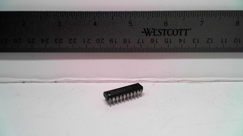 IC - 74LS373 - Octal Latch