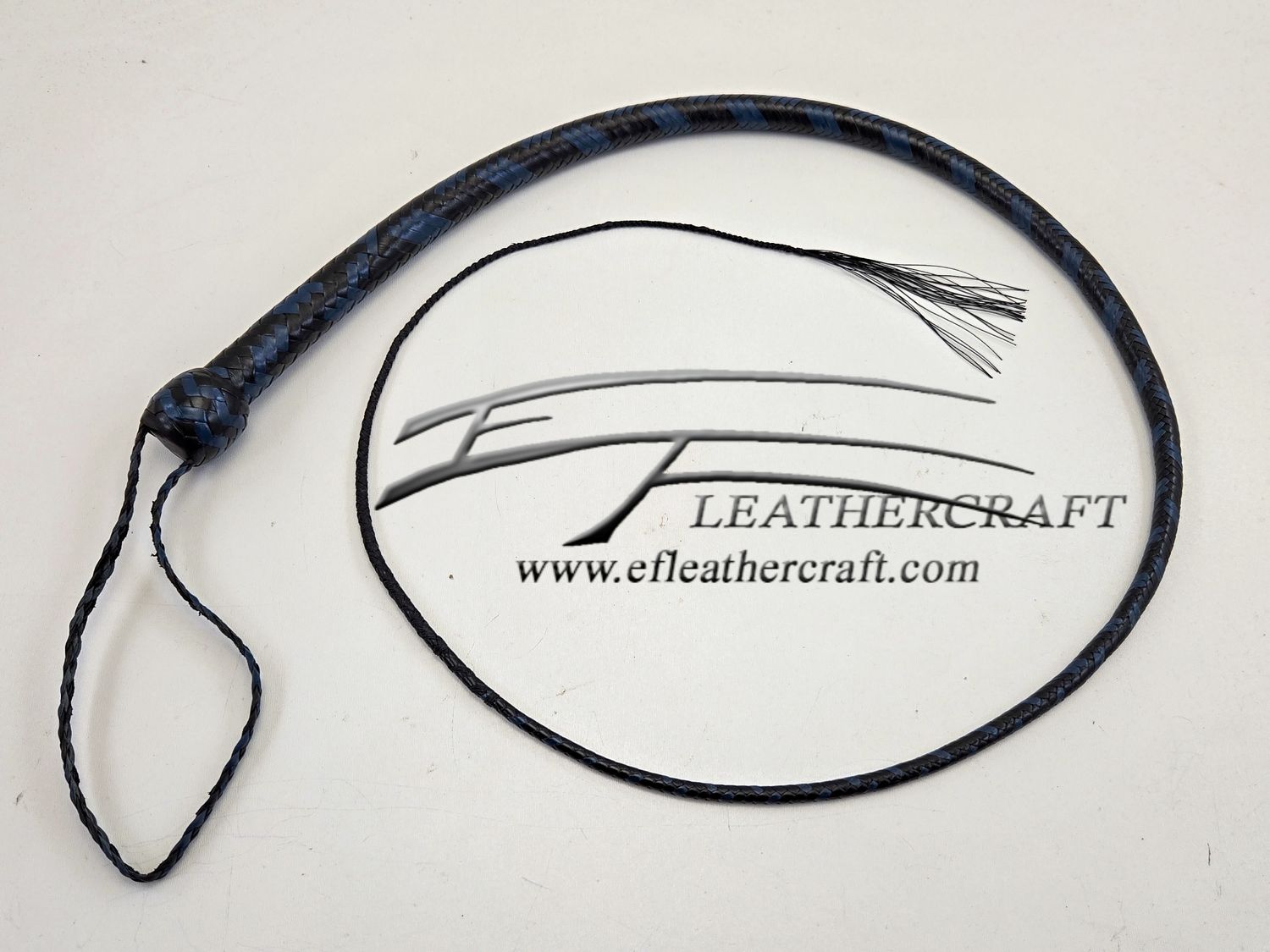 4ft - 16-plait - Kangaroo Signal Whip - Black & Royal Blue