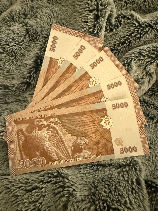 5 x 5000 Pounds 2019~2024 Genuine & Authentic Notes