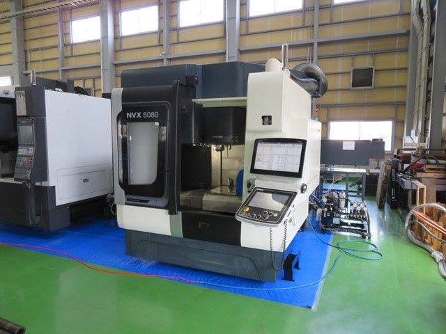 VERTICAL MACHINING CENTER