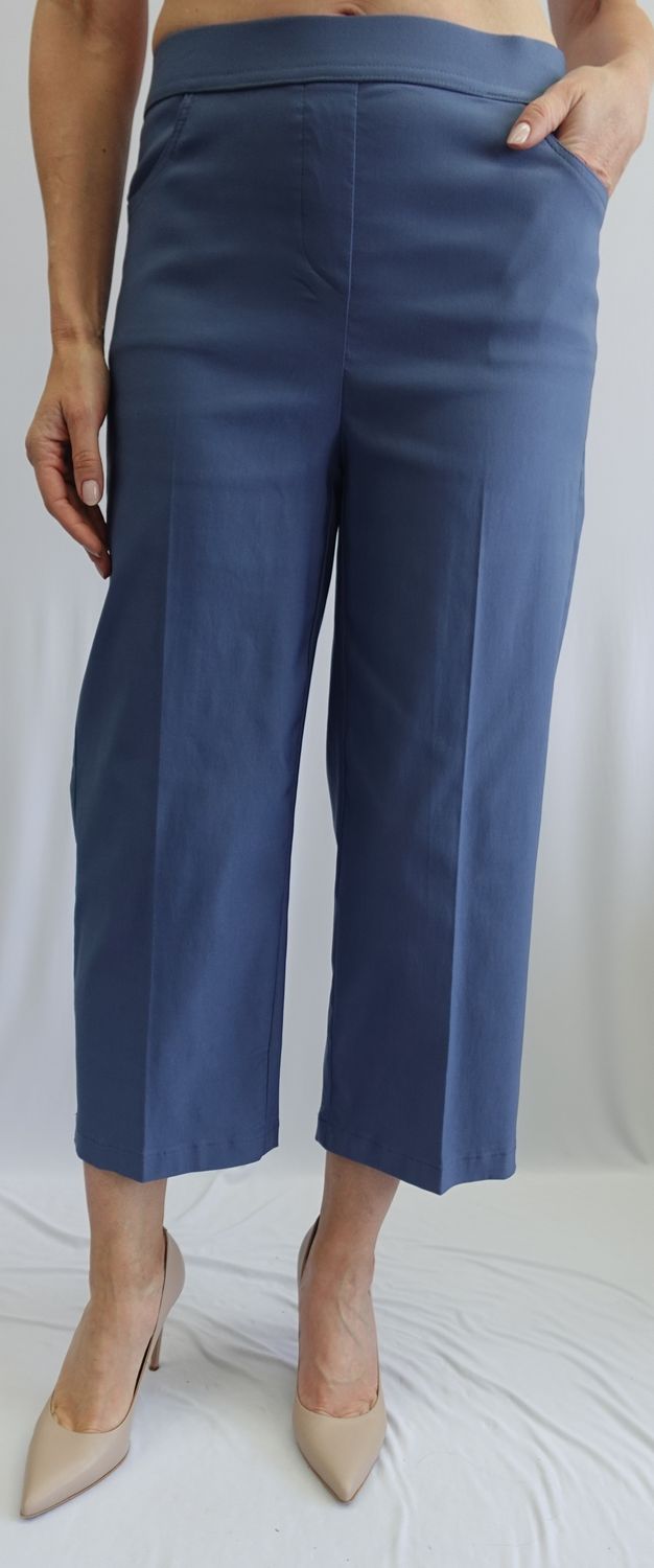 SOFTWORKS Pull-on Capri | DJC Modern Apparel - Store - DJC Modern Apparel