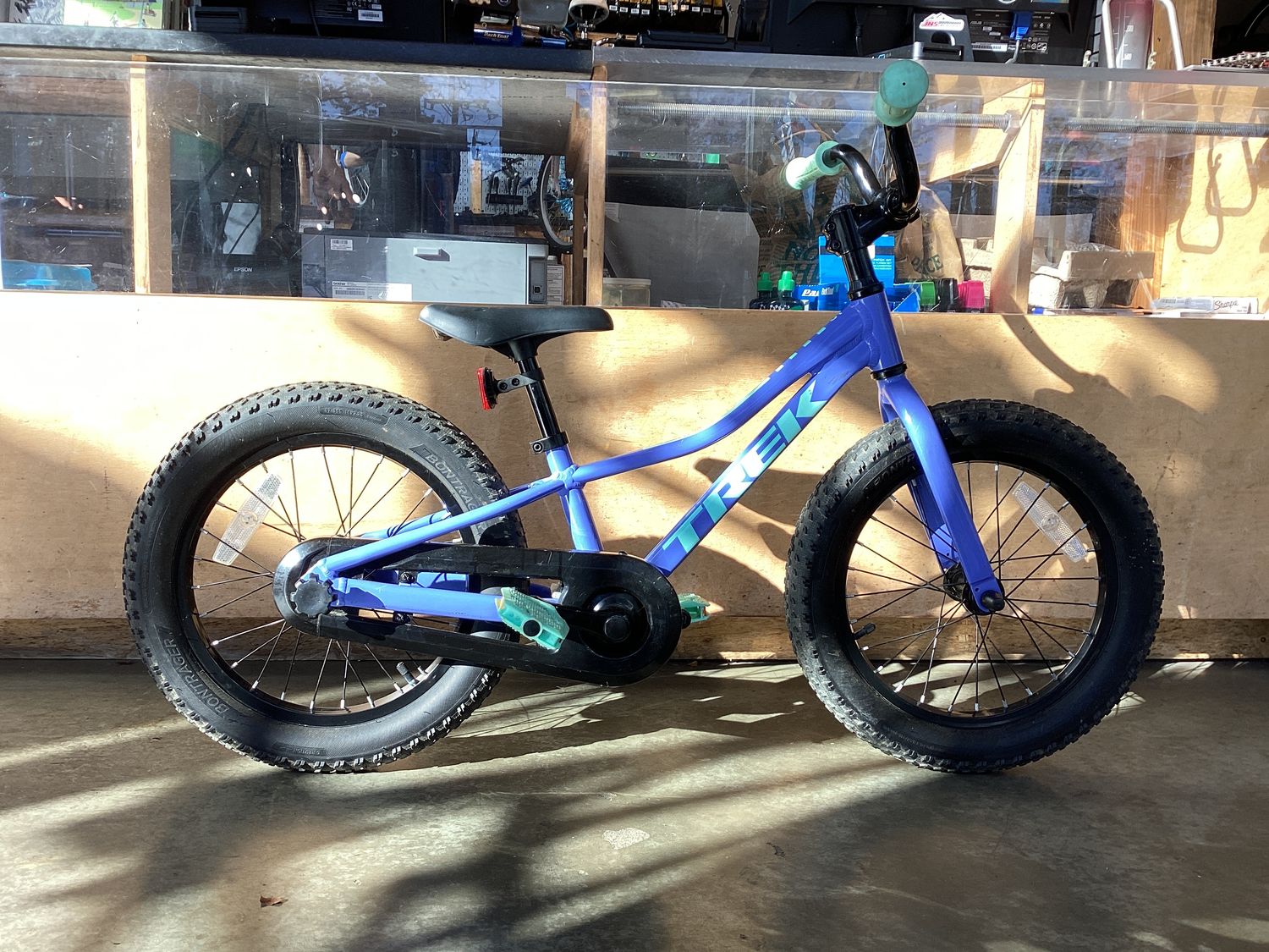 Trek Precaliber 16" Purple/Teal