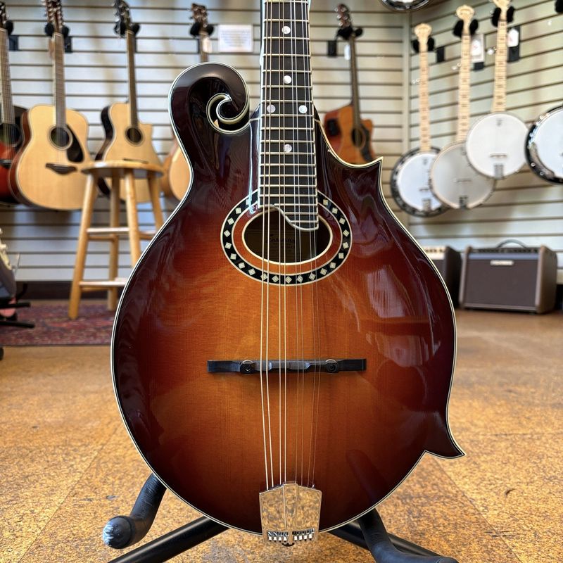 Eastman MD514-CS F-Style Oval Hole Mandolin Classic Sunburst w/Hard Case
