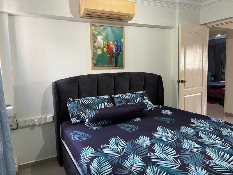 Khatib MRT Master Room