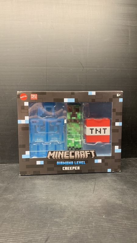 Mattel Minecraft Diamond Level Creeper Figure 2022