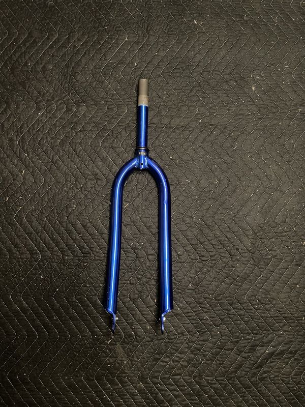 1” x 6 1/2” Threaded 26” Bicycle Fork (Dark Metallic Blue)