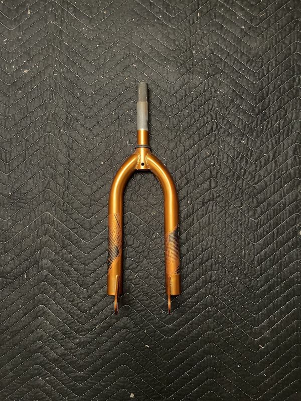 Thruster 1” x 5 1/2” Threaded 20” Bicycle Fork (Orange)