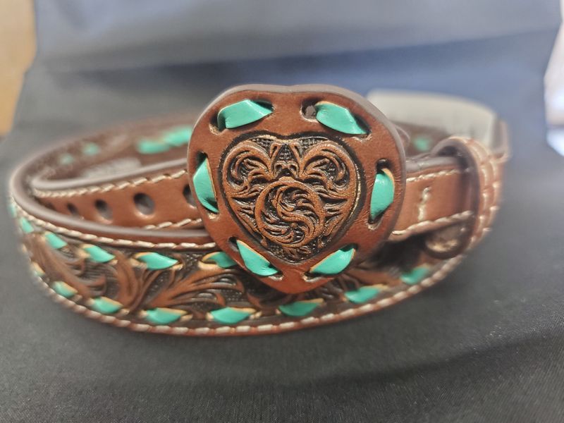 3D 3/4" - 1/2" SCROLL EMBOSSED HEART BUCK STITCH HATBAND in BROWN/TURQUOISE