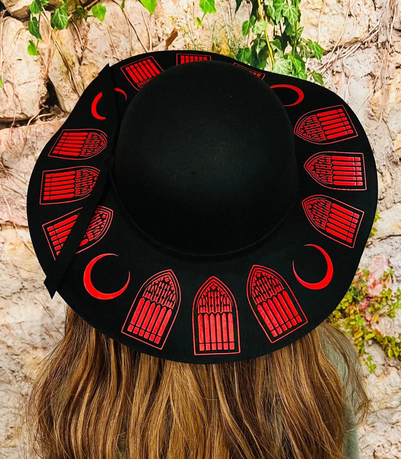 Souple Witch Windows Hat