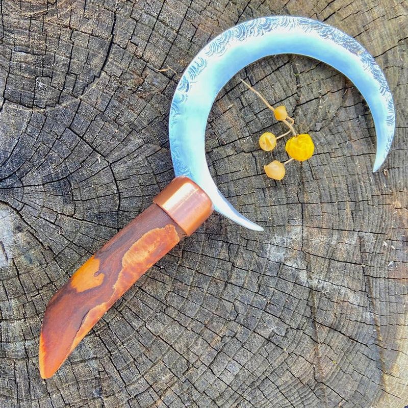 Crescent Moon Boline With Peach Handle