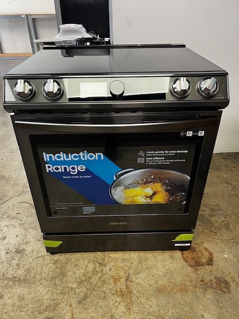 Samsung 6.3 cu. ft. Smart Slide-in Induction Range with Smart Dial and ...