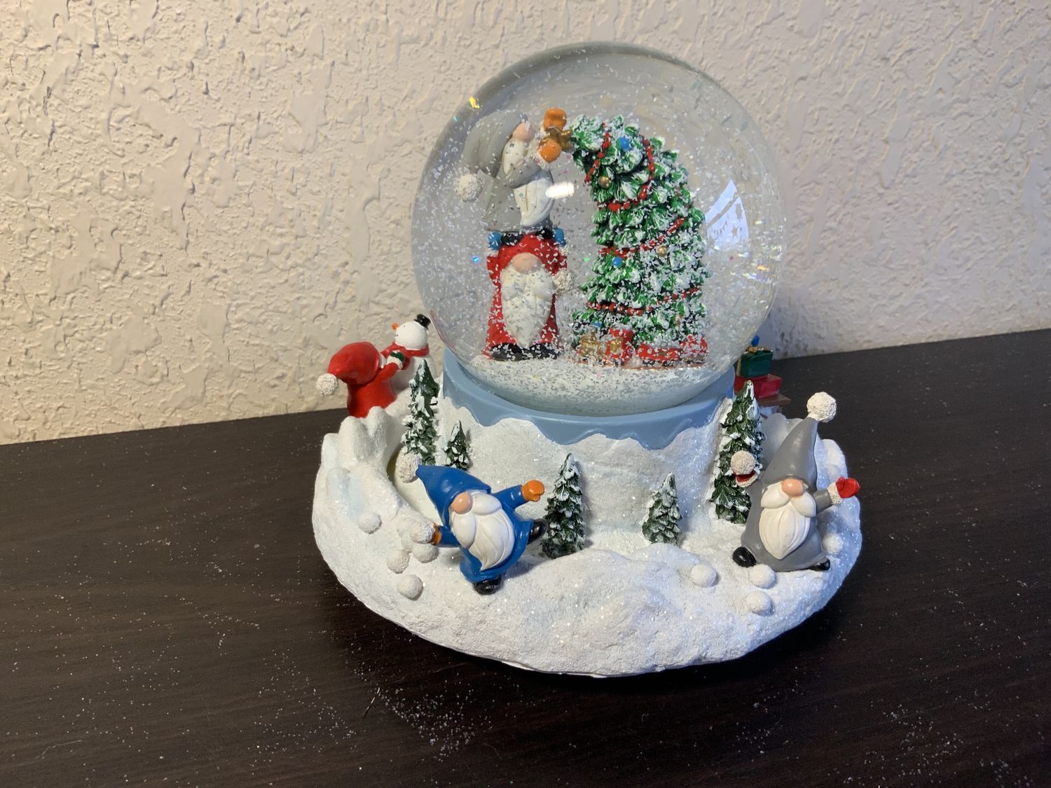Snow Globe, Rotating Gnomes 5" wind up
