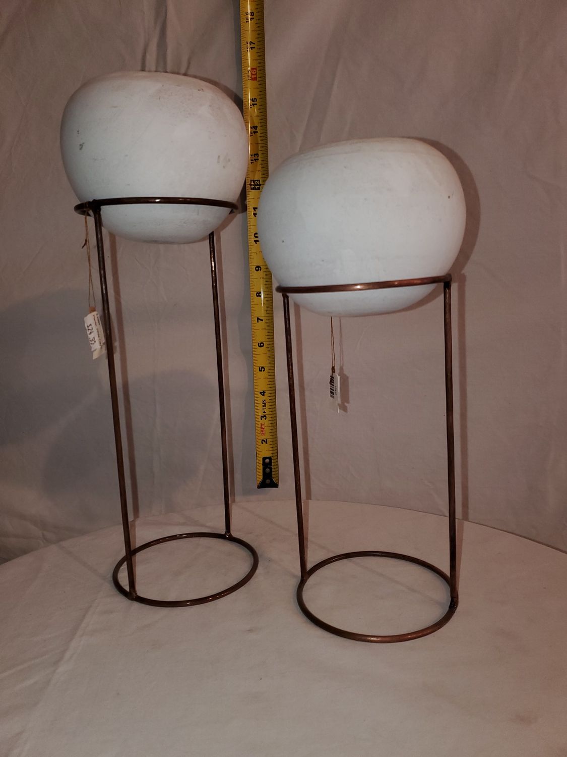 Planter, White Clay/Wire Base 3 sizes