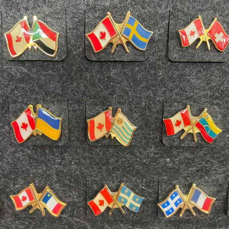 Épinglettes d’amitié – Drapeaux croisés