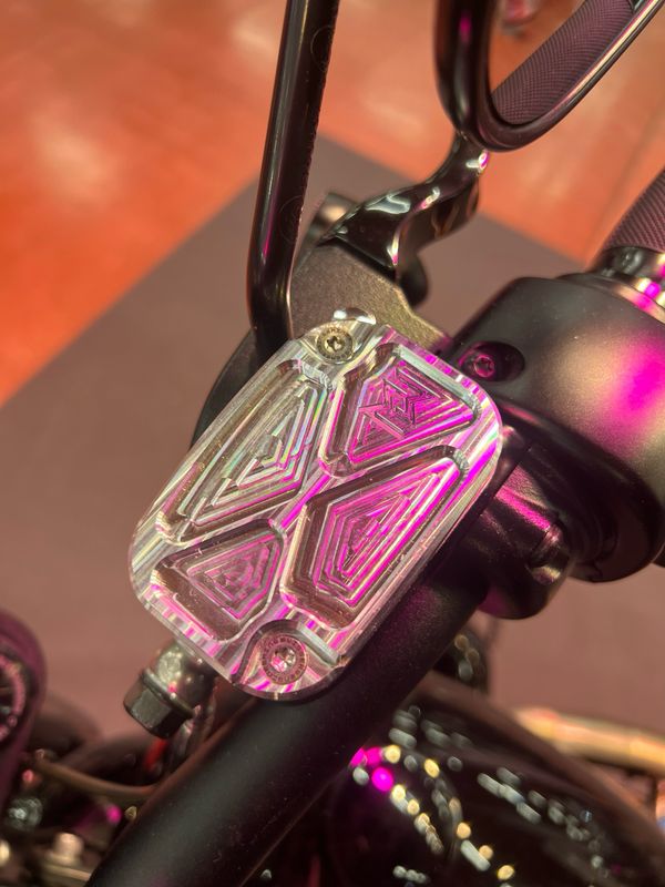 Bremsdeckel M8 Softail