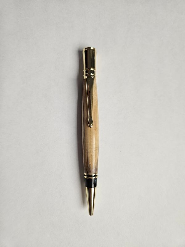 Executive style twist pen