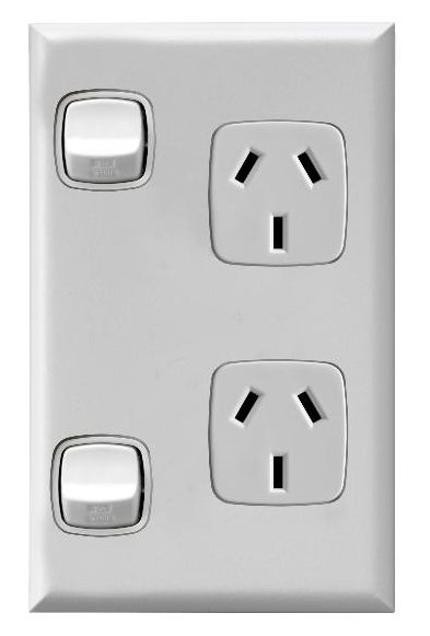 XL DOUBLE GPO VERTICAL 10 A, WHITE