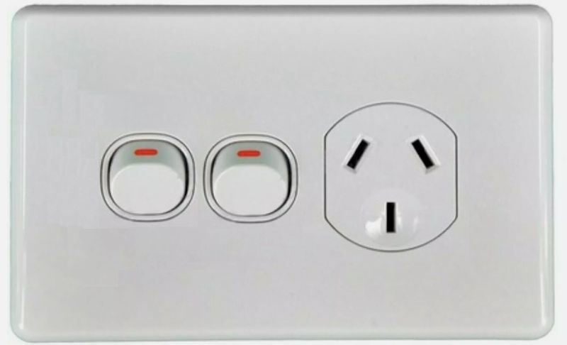 SLIMLINE SC2000 SERIES SINGLE GPO POWERPOINT WITH EXTRA SWITCH SC2015X