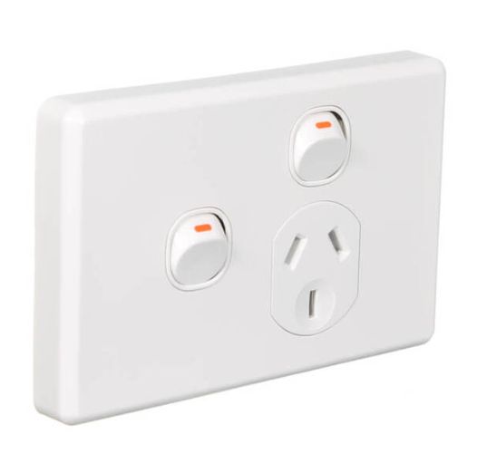 CLASSIC C2000 SERIES SINGLE GPO POWERPOINT WITH EXTRA SWITCH C2015X