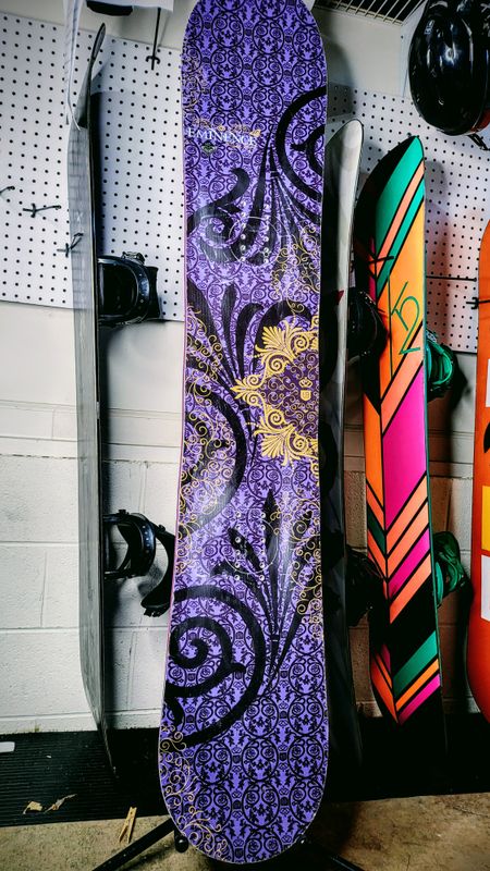 Roxy Eminence Snowboard 147 CM Snowboard (Great Shape)