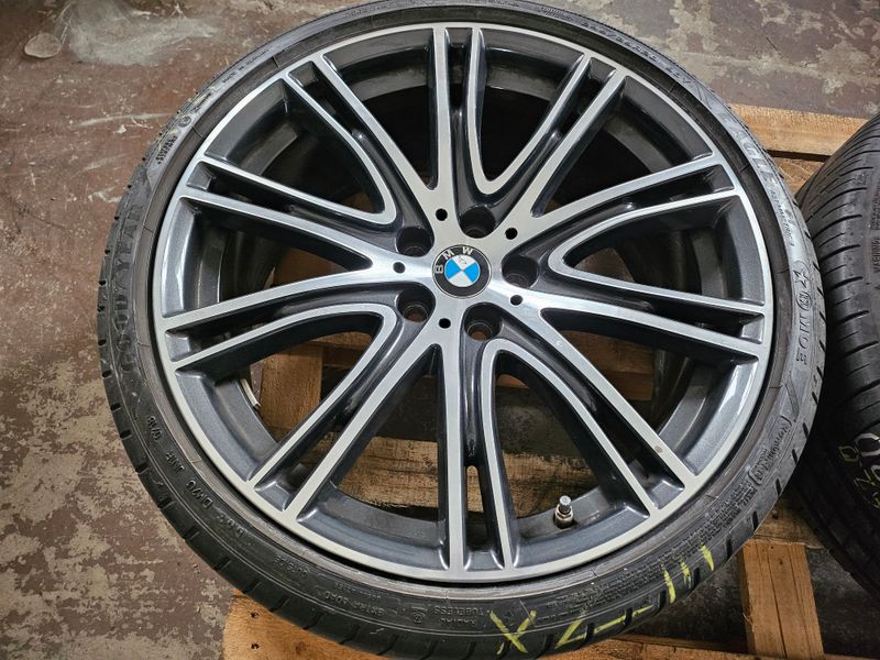 BMW Sommerkompletträder für 5er G30 G31 20 Zoll Individual Alufelgen V Speiche 759i