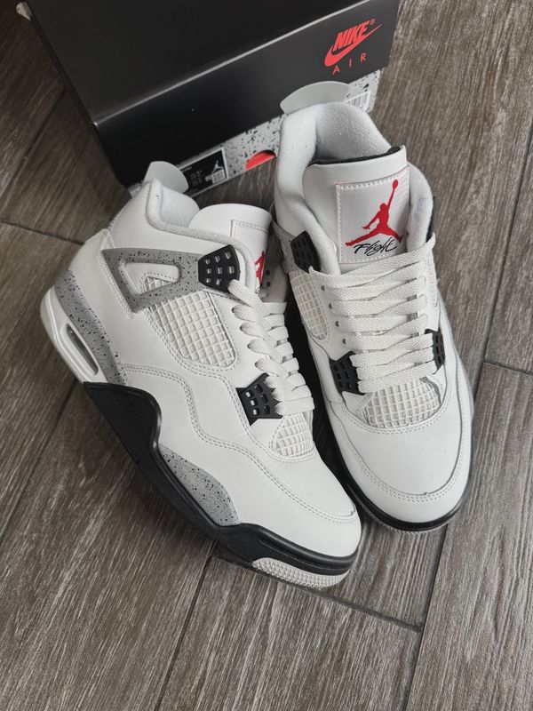 Air Jordan 4 Retro White Cement (2025) • Pre-Owned [4298]