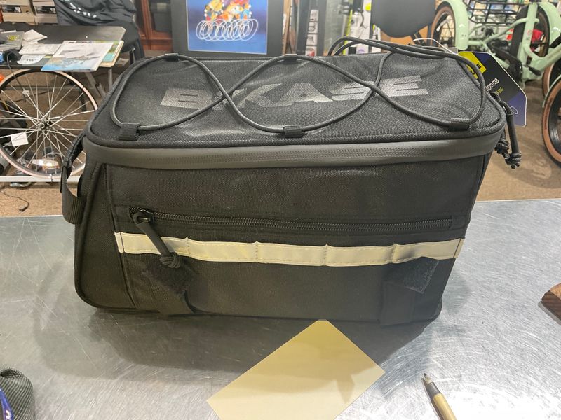 BIG MOMMA RACK trunk BAG BK BIKASE