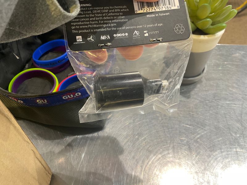 LIGHT MOUNT OR8 FRAME/FORK EYELET STUB BLK