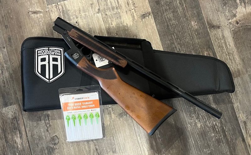 Revolution Armory Single Shot Shotgun 20 Gauge 26" Wood (Walnut) with Case