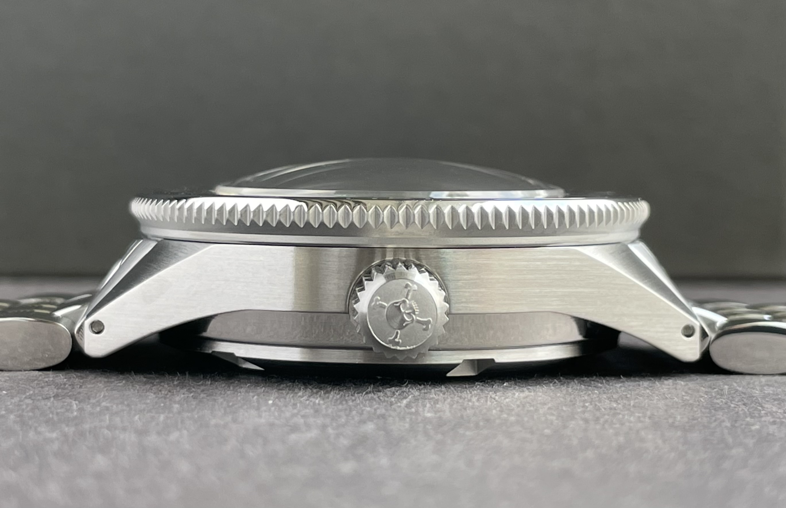 Unboxing & Review: Helson Caribbean Dive Watch | WatchinTyme