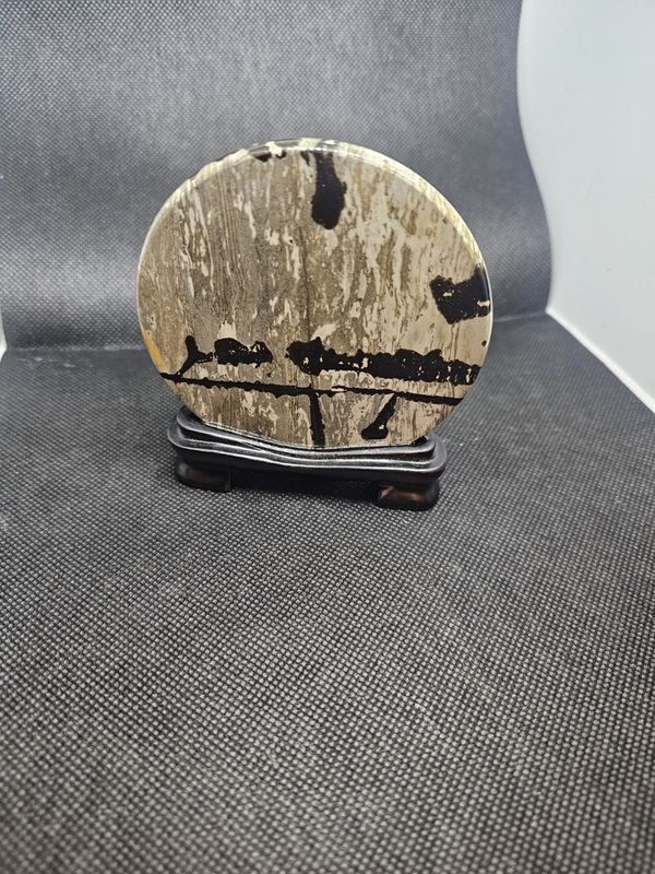 picture jasper on stand