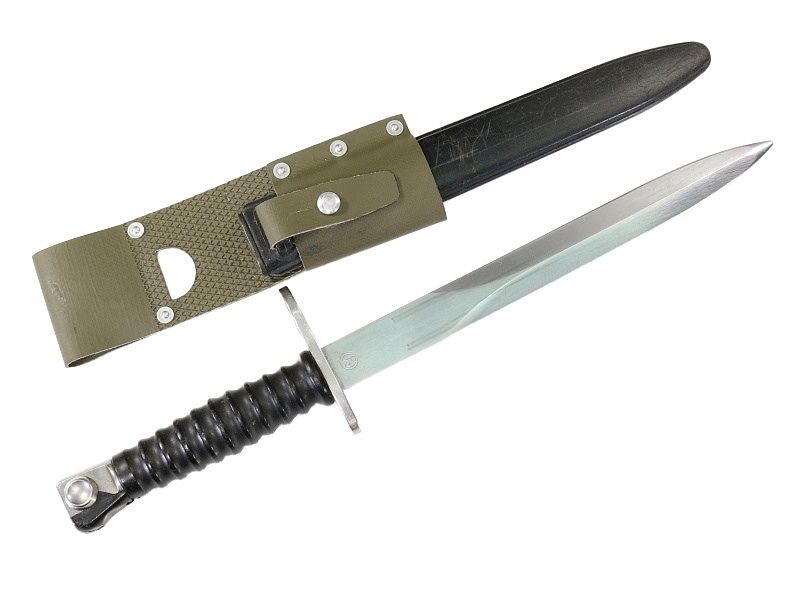 Swiss SIG PE57 Rifle Bayonet w/Frog - Liberty Tree Collectors ...