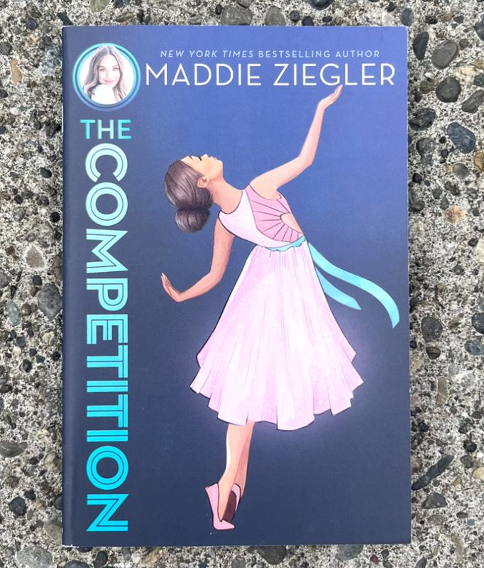 THE COMPETITION BOOK BY MADDIE ZIEGLER (CJ-6439)