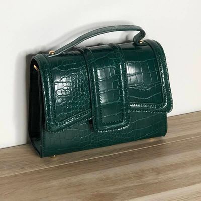 By Naomi | Sieraden, Handtassen en Damesmode Online