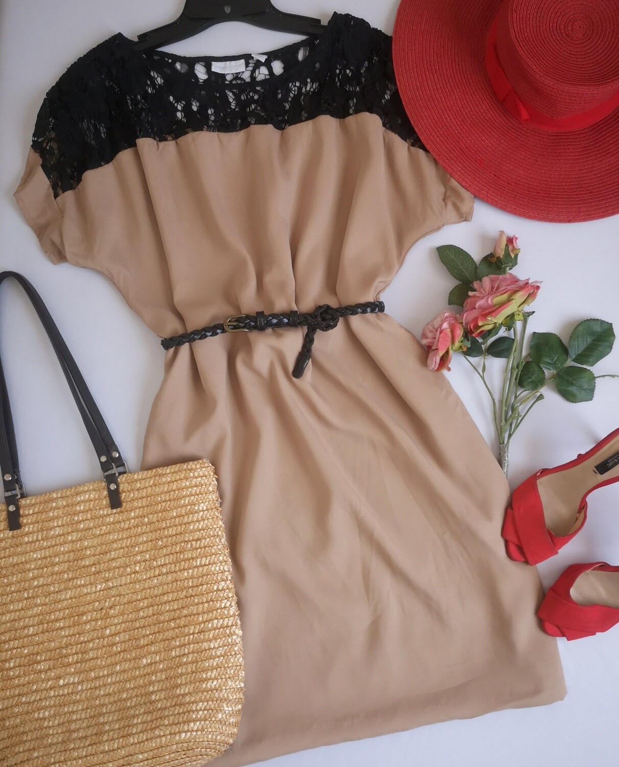 VESTIDO CORTE RECTO INCLUYE CINCHO