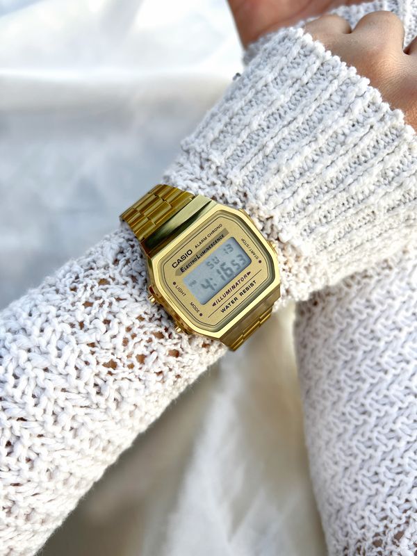 Casio retro gold