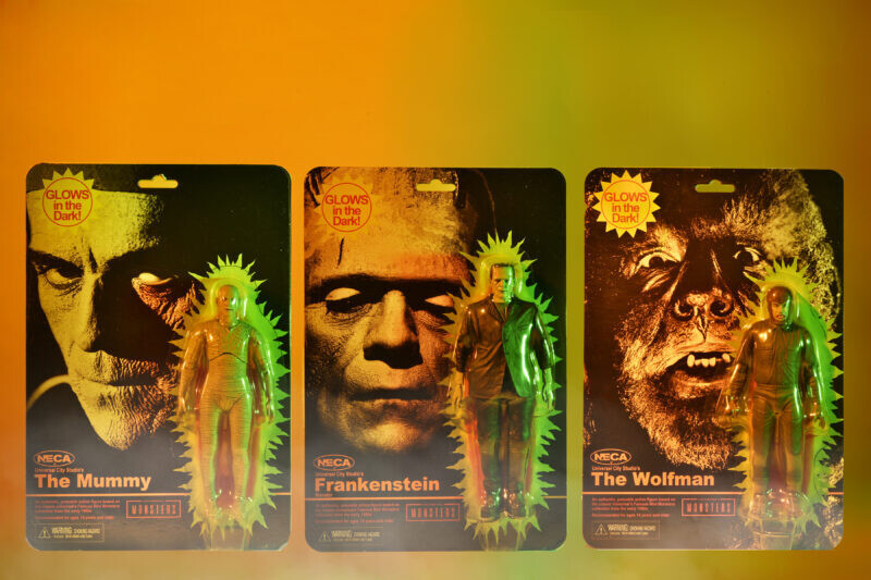 NECA Retro 7" Scale Universal Monsters set of 3 (glow in the dark)
