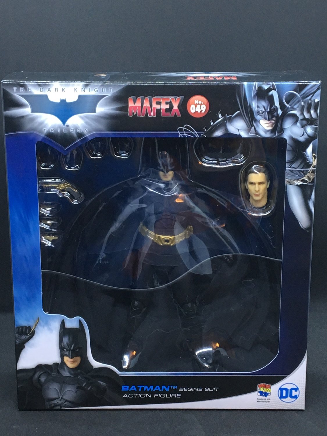 Medicom MAFEX Batman Begins Suit (No.49)