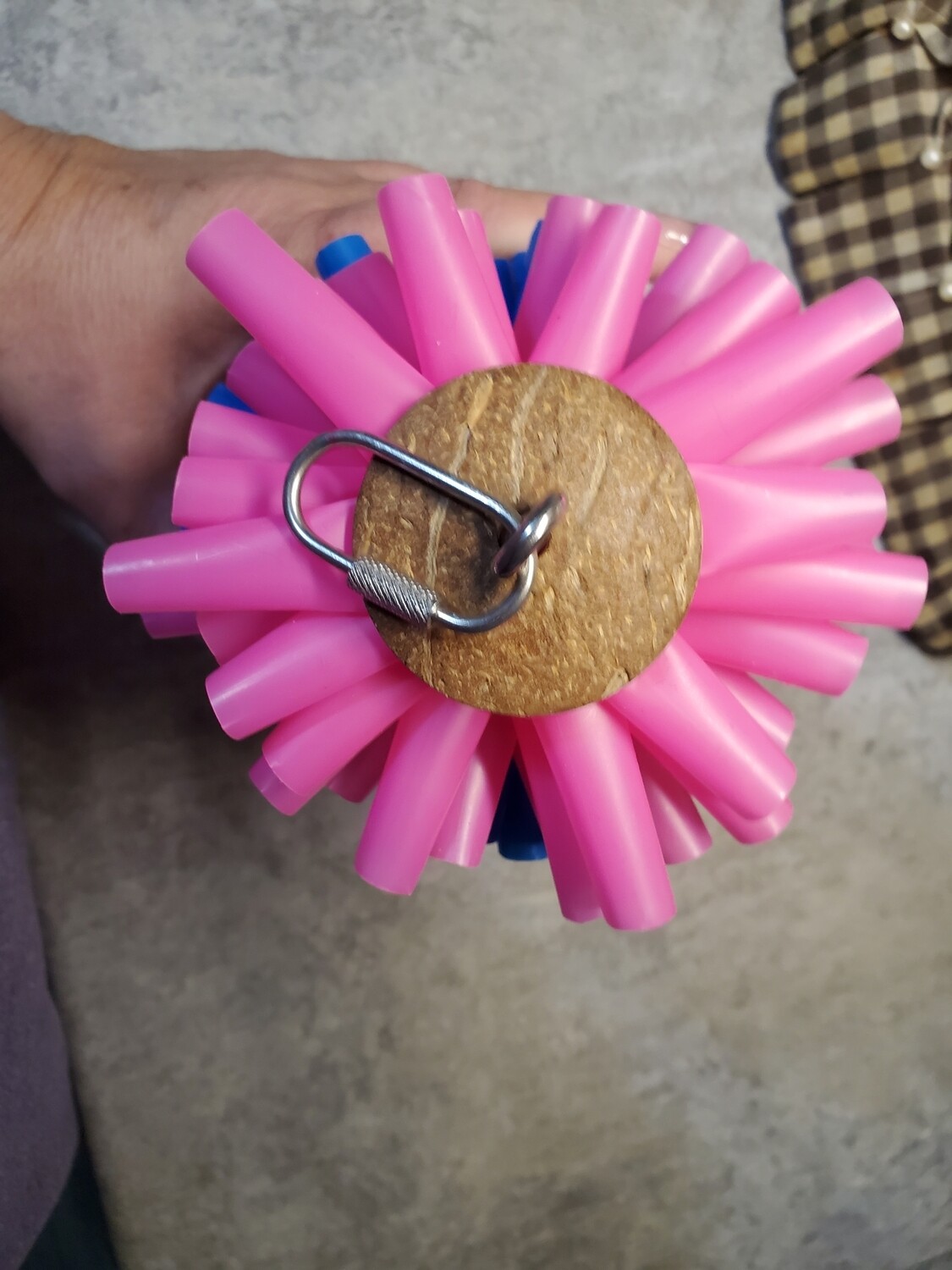 Straw Toy Mega Colossal