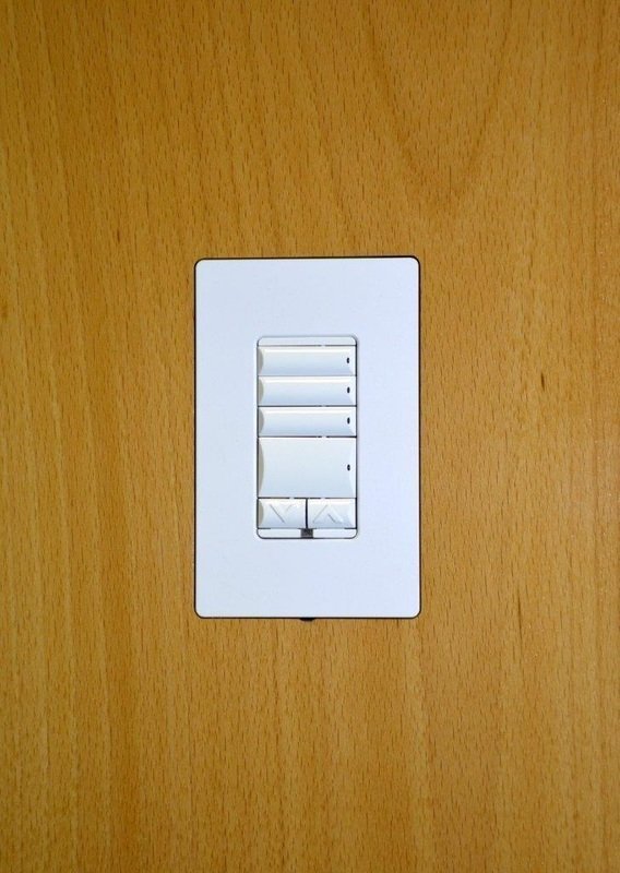 Control4®Keypad/Wall-Smart UK/ Solid Surface Wall Mount